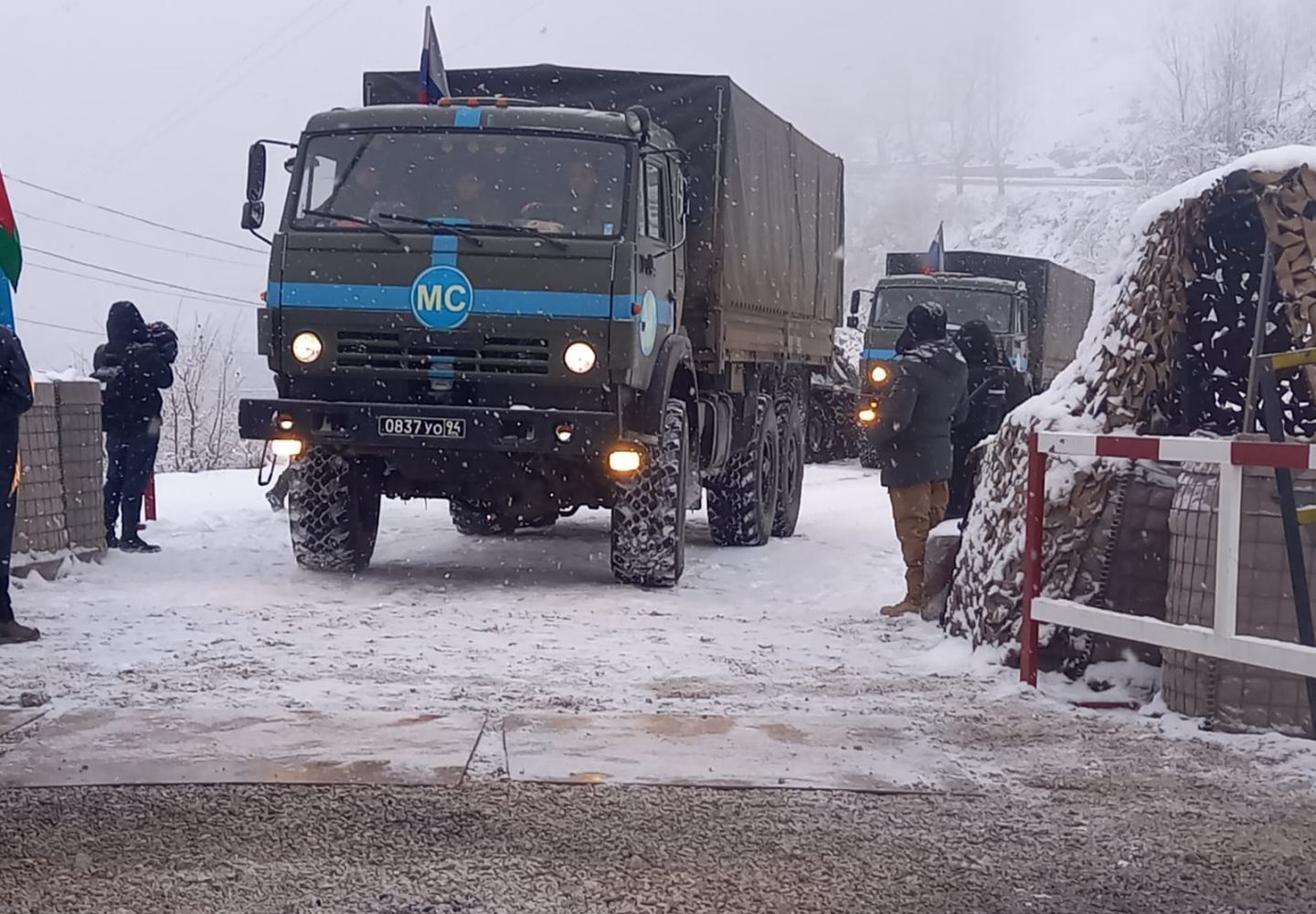 Sülhməramlıların 40-a yaxın maşını aksiya ərazisindən keçdi