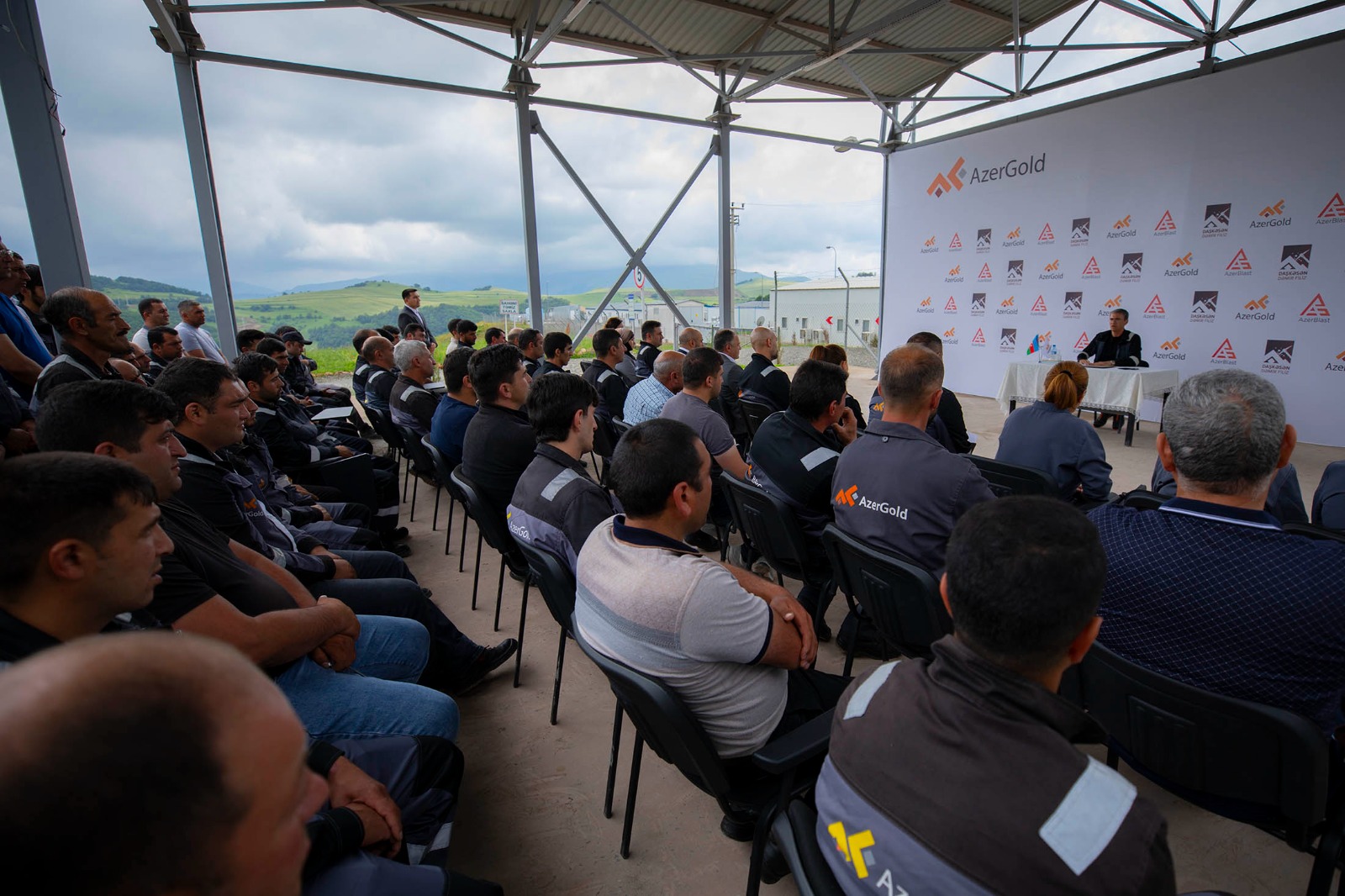 “AzerGold” sədri Daşkəsən sakinləri ilə görüşdü - FOTOLAR | Modern.az