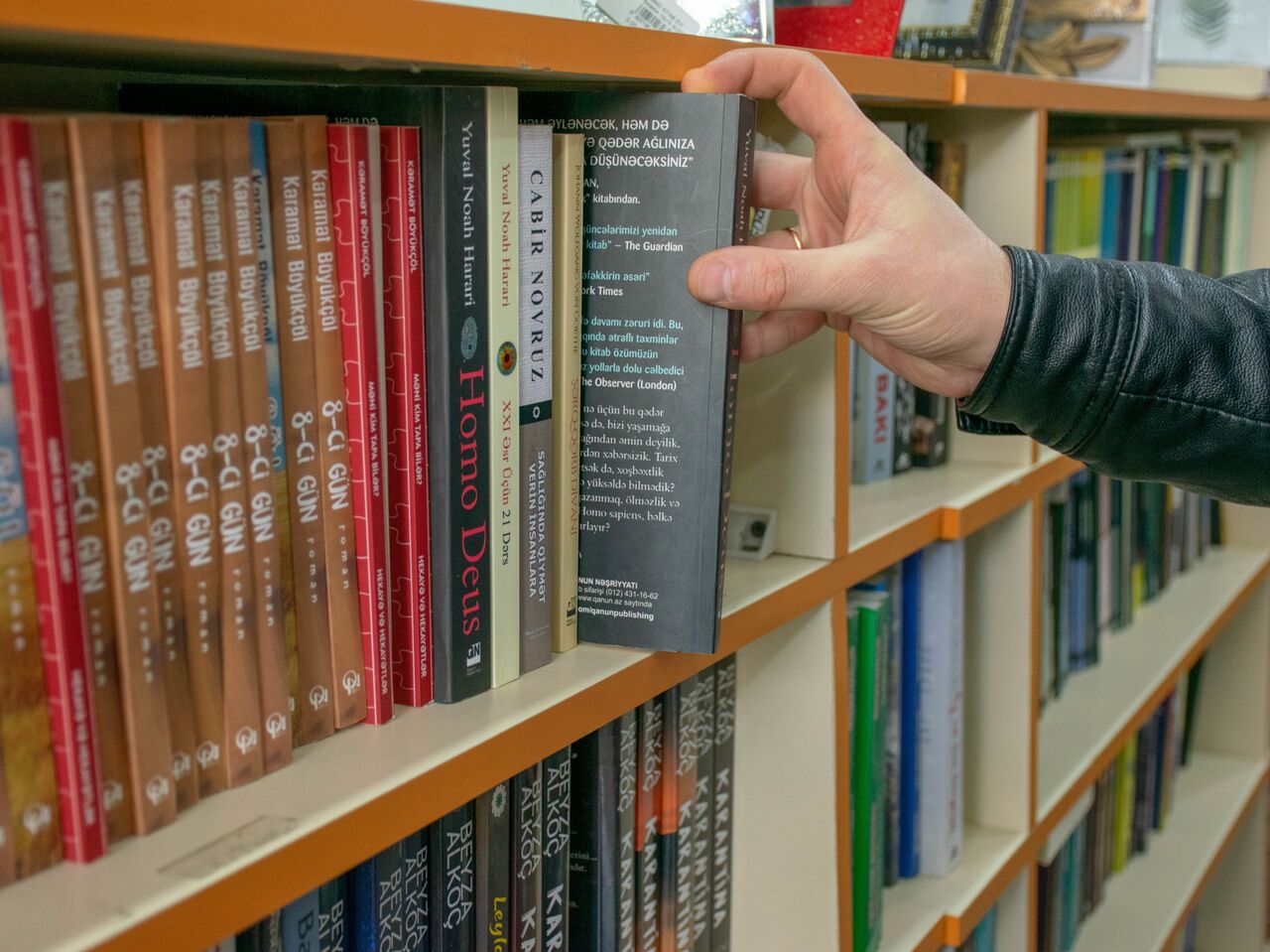 Azərbaycanda kitabxanaların sayı azalıb, kitabxanaçılar isə artıb