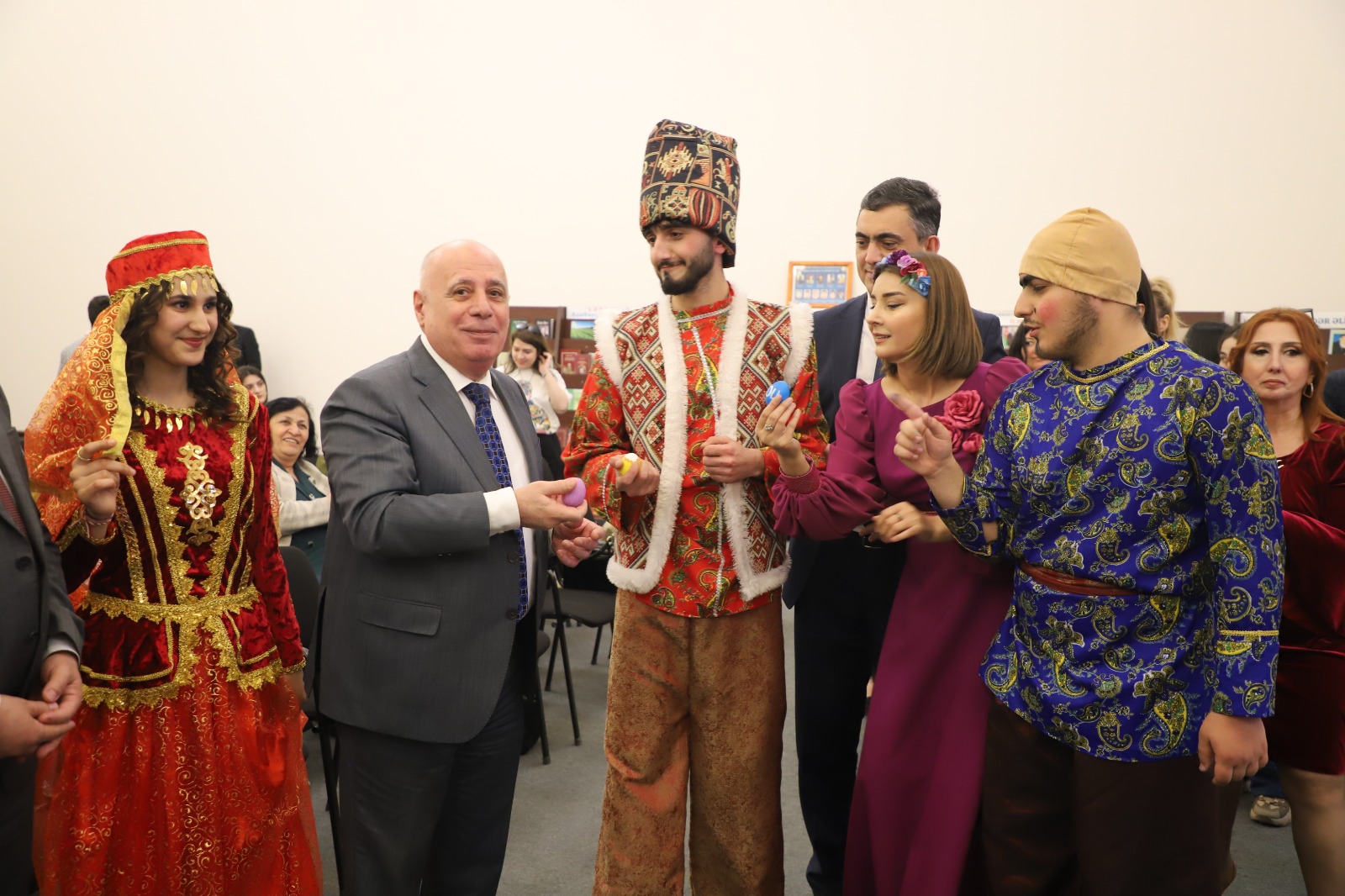 LDU-da bayram ovqatlı Novruz şənliyi - FOTO | Modern.az