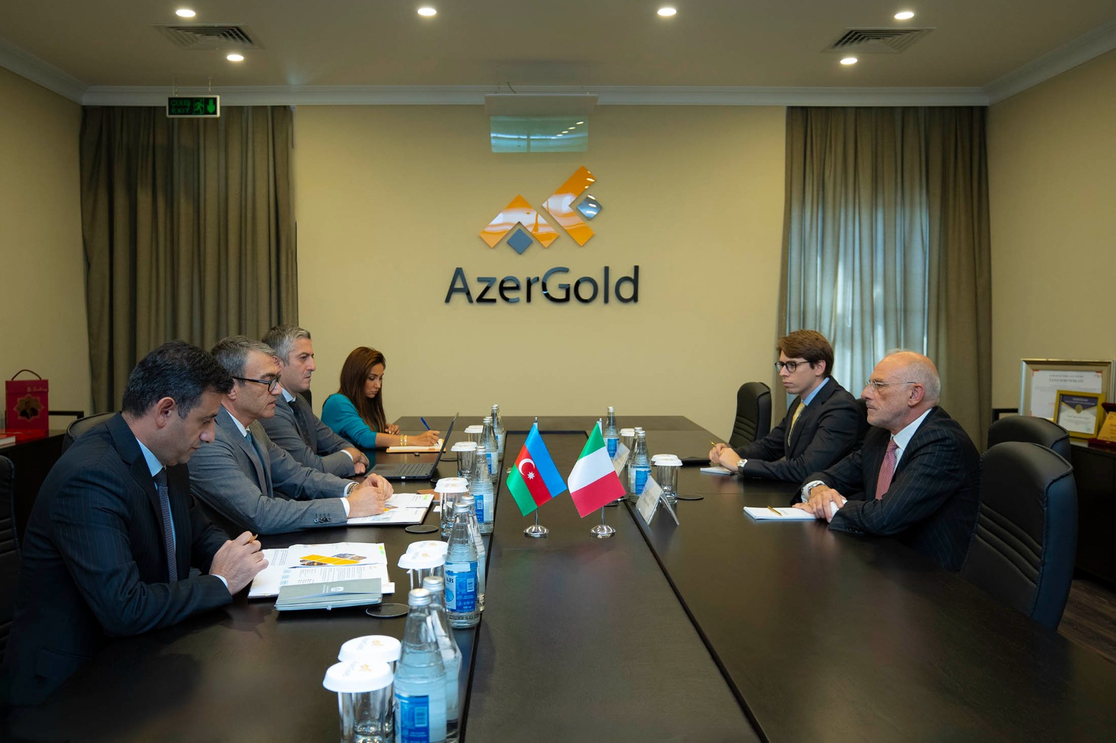 “AzerGold” sədri İtaliya səfirilə görüşüb | Modern.az